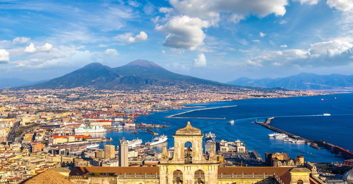 Scopri le migliori tappe per un tour enogastronomico a Napoli