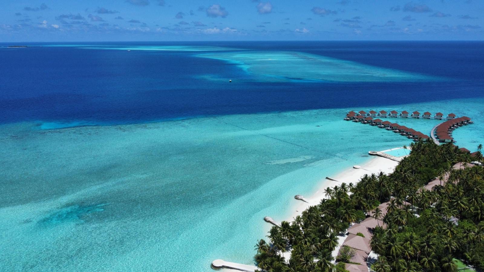 A piedi nudi in paradiso: ecco l'atollo immerso nell'oceano, ma dove ...