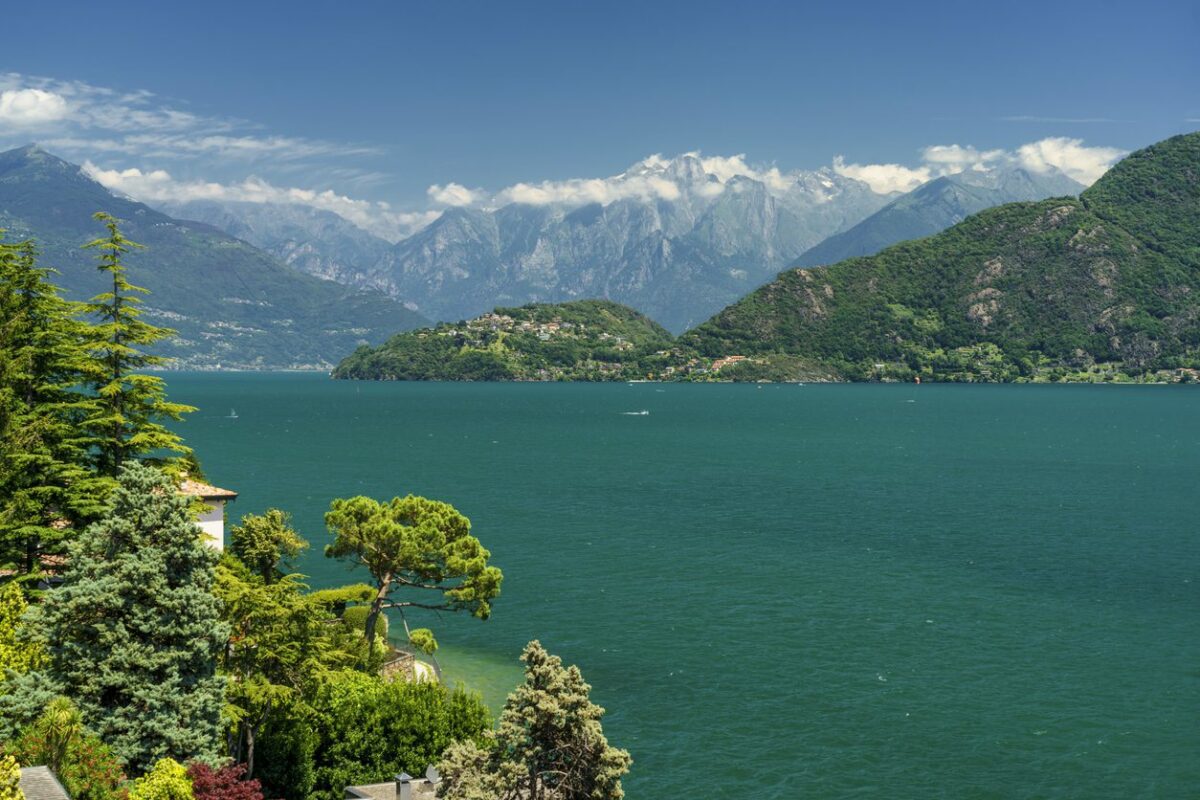 Il Giardino del merlo sulle sponde del Lago di Como