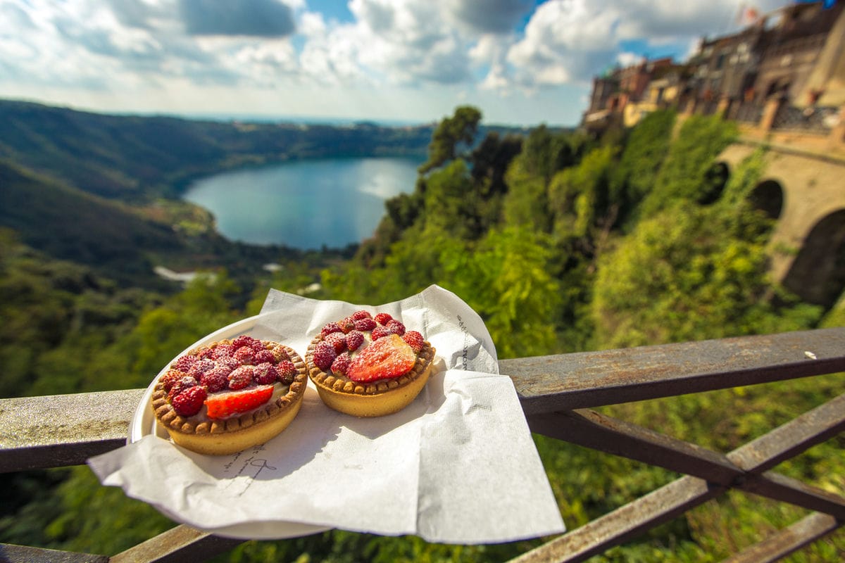 100 volte bella... e buona: Nemi apre l'estate e festeggia un secolo di storia della sua festa ...