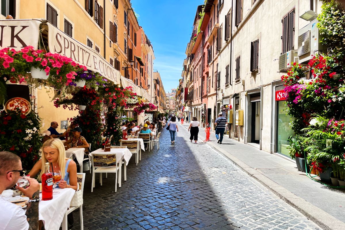 È il quartiere di Roma che ancora non conosci: il “Borgo degli Angeli ...