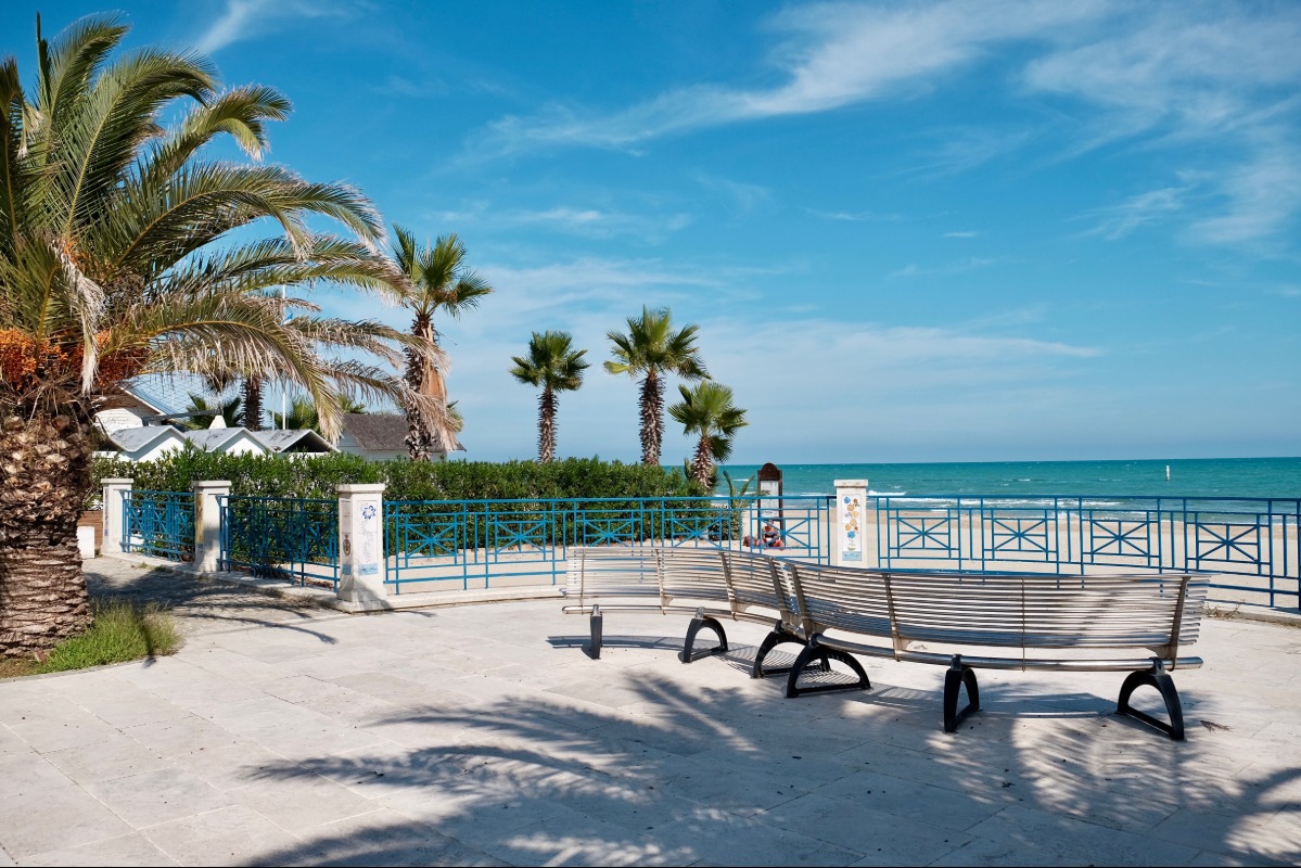 Nelle Marche c'è la Miami italiana: palme e spiagge per una vera ...